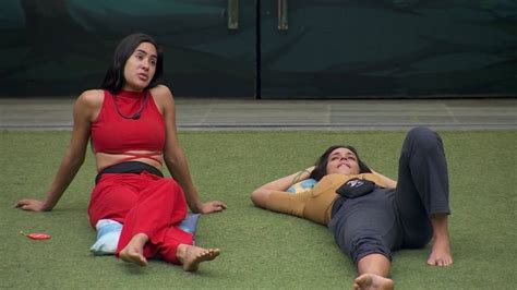 Isabelle Nogueira Feet 55 Photos