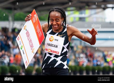 Sifan Hassan Wins The 10km In A New World Record Of 290682 During