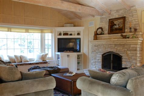 When And How To Place Your TV In The Corner Of A Room