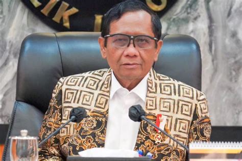 3 Fakta Kacamata Mahfud Md Yang Ikonik Ternyata Brand Asal Italia