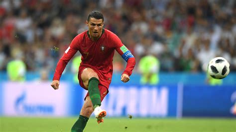 Ronaldo To Man Utd Real Madrid Star Set For Crunch Talks With New