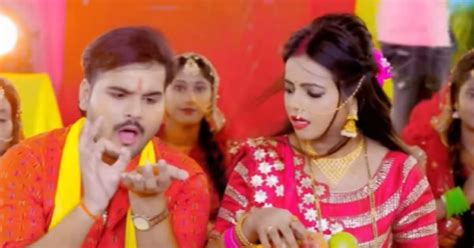 Bhojpuri Bhakti Song अरविंद अकेला कल्लू के देवी गीत दियवा कईसे बरबु