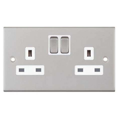 Selectric Dsl151 5m Satin Chrome 2 Gang 13a 1 Pole Switched Socket White Insert