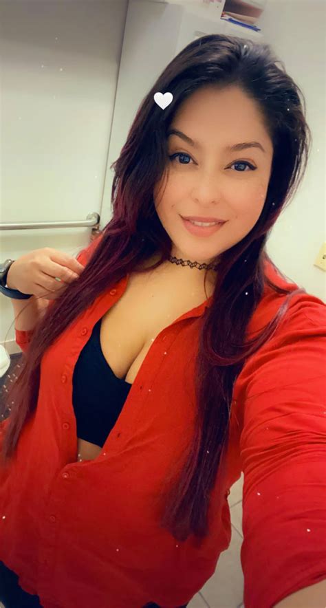 Fatale 🐉 The Dragon Queen On Twitter Work Bathroom Selfie Thread 👀🖤🌙💋
