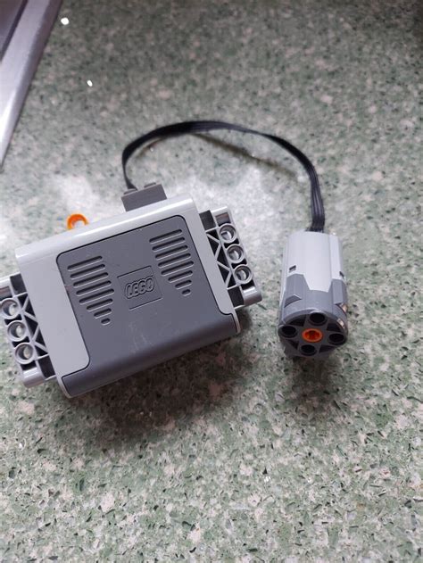 Lego 8881 Power Functions Battery Box And Lego 8883 Motor New Ebay