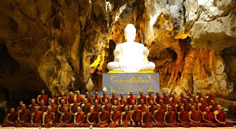 หลวงพ่อมานพ พุทธครุโต สถานธรรมพุทธครุการามตาดเค็ง On Reels Facebook