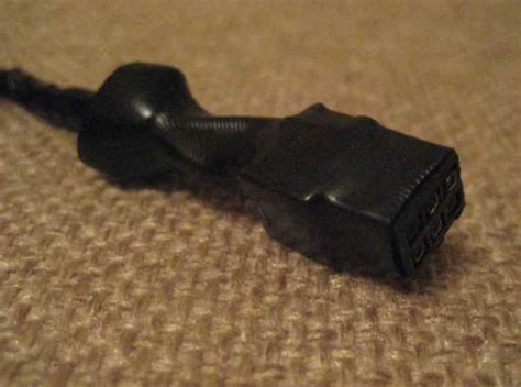 Aux гнездо в авто – что это такое и как пользоваться