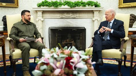 Україна вироблятиме зброю спільно зі США Зеленський