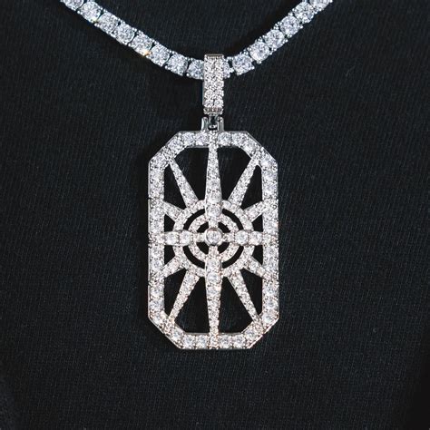 White Gold Compass Pendant 6 Ice