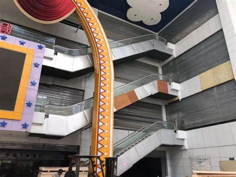 南京主城这座烂尾楼空置9年曾经红极一时如今破败不堪 动漫 大世界 娃娃