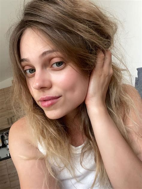 Face Of A Girl Who Decided To Wear No Make Up Roday F21 Rfaces
