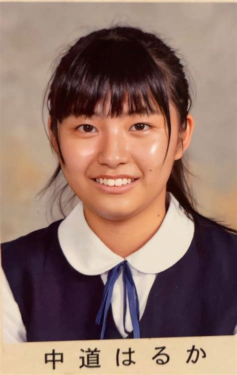 Pinterest 卒業アルバム 可愛い女の子 卒業おめでとう