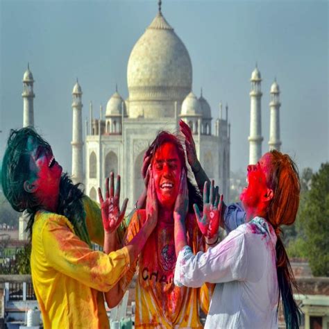 Holi 2022 लट्ठमार होली से रॉयल होली तक जानें देश के अलग अलग हिस्सों