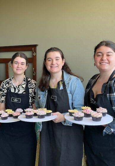 Flower Cupcake Decorating Class For Beginners Brisbane Classbento