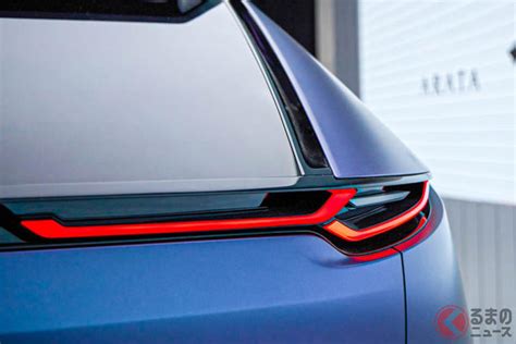 マツダ新型「“クーペ”suv」世界初公開！ 流麗ボディの「次期型cx 4」 斬新「クロスウィング」採用の進化した“魂動デザイン