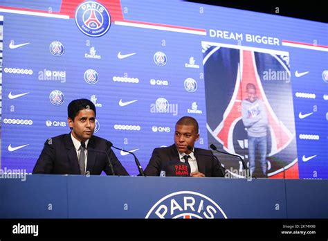 Paris Saint Germains New Forward Kylian Mbappe Right And Psg