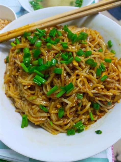 မင်မင်ရဲ့ အိမ်ဆိုင်လေးမှာ နှင်း မလေးရှားအွန်လိုင်းရှော့