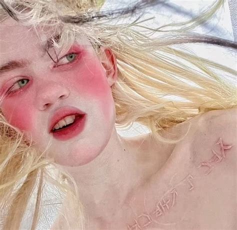 Elon Musk ın eski aşkı Grimes ın son paylaşımı olay oldu SacitAslan