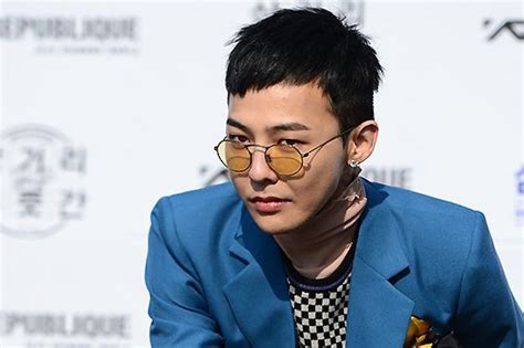 Bigbang 队长 G Dragon 入伍前为 Yg Republique 加持 Hypebeast