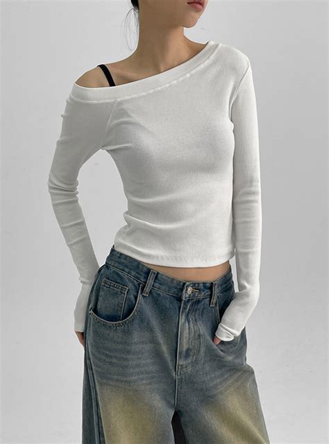 블랙업 롬코잉 언발 숄더 긴팔티