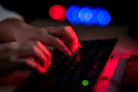Procès Des Mails Cryptopornos Des Peines De Prison Ferme Requises