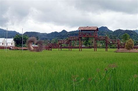 ในประเทศ รมว ท่องเที่ยวและกีฬาติดตามพัฒนาแหล่งท่องเที่ยวชุมชนใหม่