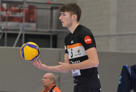 Robbe Van De Velde En Lindemans Aalst Ontvangen Leider Roeselare Voor