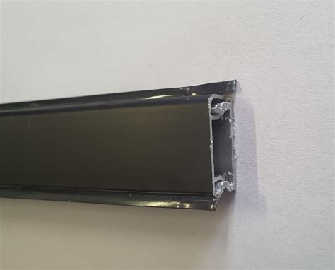 Черна водобранна лайсна 20 10