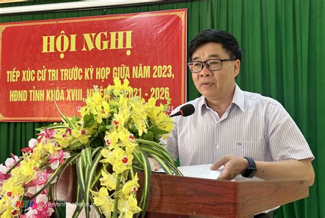 Phó Bí thư Thường trực Tỉnh ủy Nguyễn Văn Thông tiếp xúc cử tri tại Quỳ