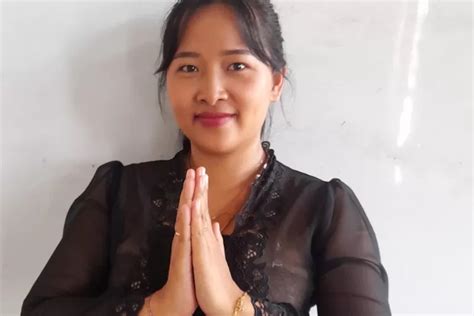 Perayaan Hari Kelahiran Umat Hindu Bukan Ulang Tahun Tapi Otonan Penyuluh Agama Luh Cesi