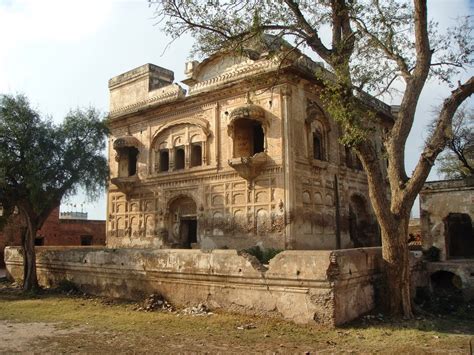 Mangat Gurudwara Of Bhai Bannu Mandi Bahauddin District منڈی بہاؤالدین