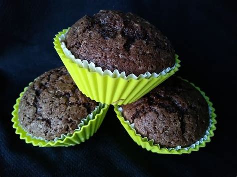Шоколадные маффины с перцем чили | Chocolate banana muffins, Chocolate ...