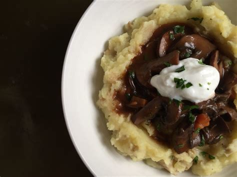 How To Make Your Own Mushroom Bourguignon How To Eat