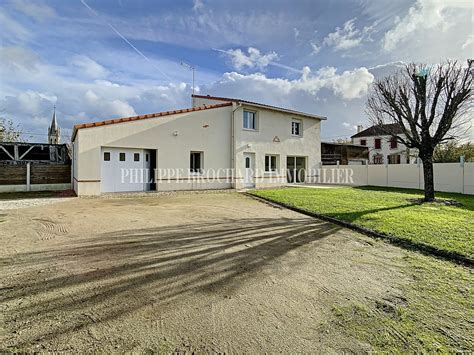 À louer Maison pièces située à Saint Denis la Chevasse