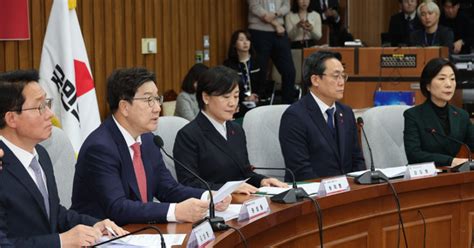 당정 설 앞두고 물가 잡기 총력성수품 공급 15배 확대