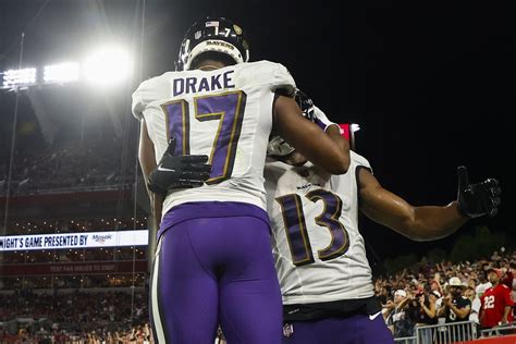 Veteran Running Back Kenyan Drake Signs With Packers Practice Squad