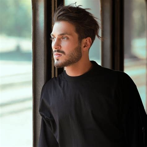 دانلود همه آهنگ های شاهین میری همراه با پخش آنلاین ، متن و لینک دانلود مستقیم اپآهنگ