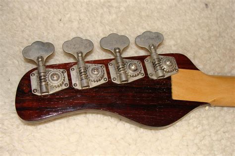 Danelectro Coral Deluxe Bass Project
