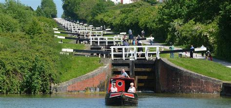 Canal Boat Holidays Barge And Narrowboat Hire On The Uk Waterways