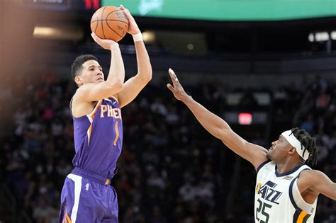 Devin Booker's 33 points lead Suns past Jazz