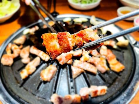 이수역 고기집 맛집 모임 단체 회식 저녁 다양한 고기로 무한리필 셀프바 돼지고기 양념갈비 닭갈비 고기싸롱 이수역점 주차