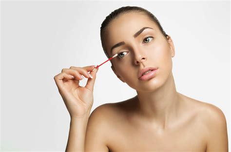 How To Remove Waterproof Mascara Harmlessly 5 Different Ways
