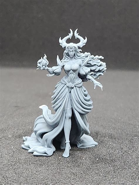 Adventurer Sorceress Female Magic User Horns 32mm Miniature Etsy