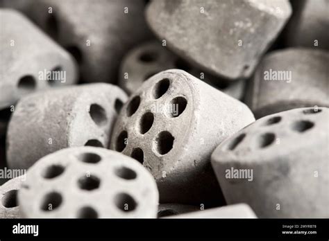 Carbon Dioxide Reforming Of Methane Nickel Catalyst Seven Holes Cylinder Pellet Form Shape