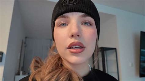 Live Im Stream Fibii Beleidigt Friseurin Und Zieht Wut Auf Sich