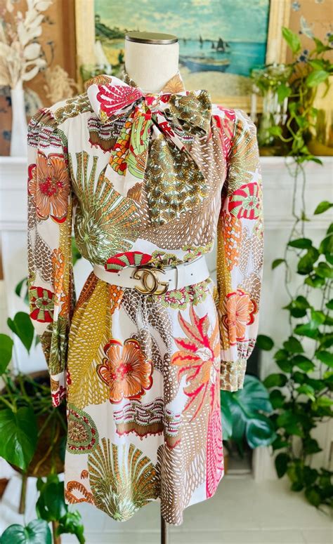 Stunning Vintage Mod Gem