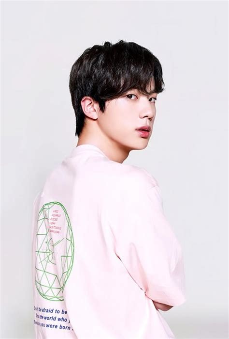 실물 1위 연예인 방탄소년단 진 어느 각도서도 無굴욕 비주얼킹폭발적 화제
