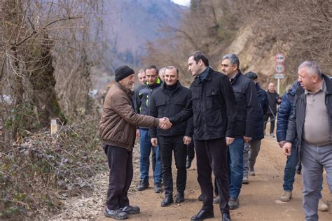 თორნიკე რიჟვაძე მაღალმთიან აჭარაში მეწყრის შედეგად დაზიანებული ინფრასტრუქტურის აღდგენით