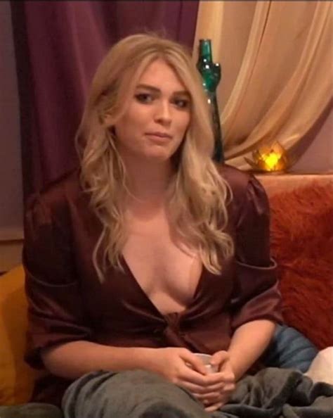 Qt 😩 Found A Group That Has Some Pics Of Her On Telegram Anyone Want It Dm Rqtcinderellafans