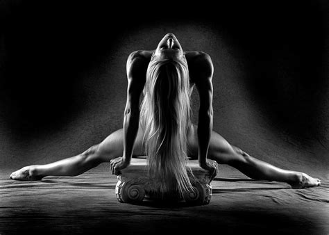 Artistic Nudes Nude Art Photography Curated By Photographer Modella Foto